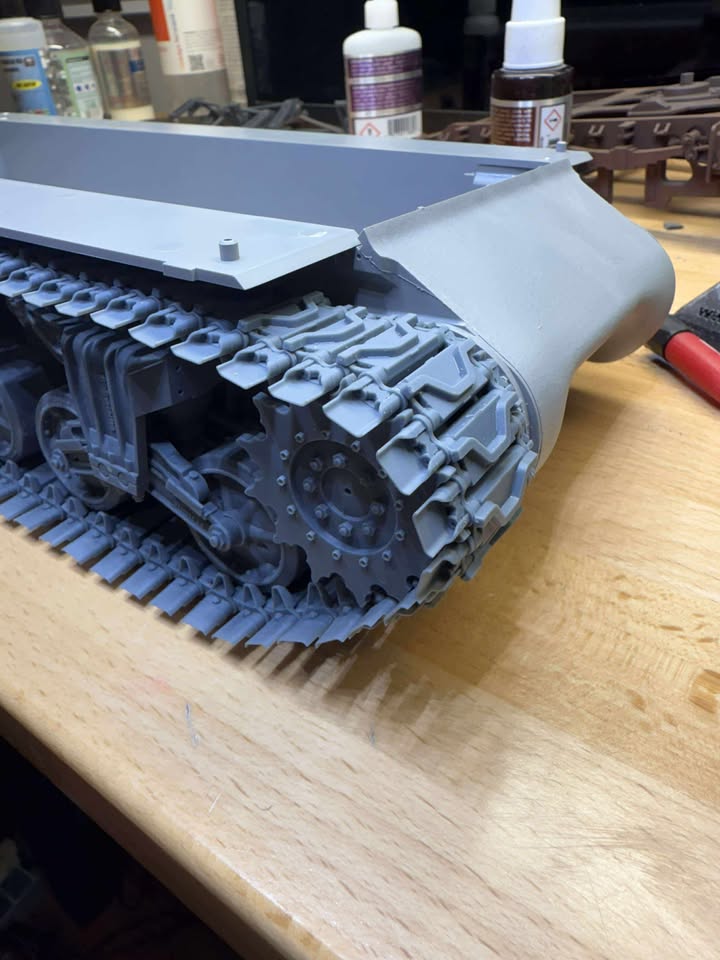 1/16 M4 Sherman ‘Duckbill’ End Connectors (Square) – Doogs Studios